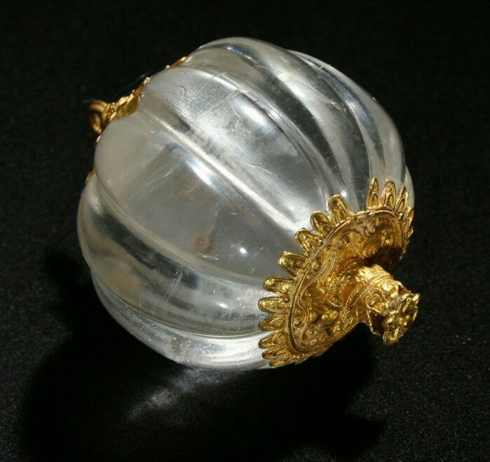 Crystal quartz adornments in Ancient Greece – Colors and Stones