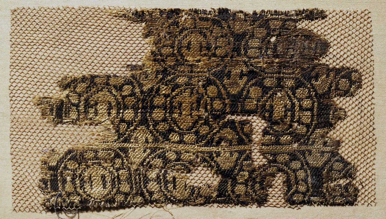 Steppe / Silk Road textiles – Colors and Stones