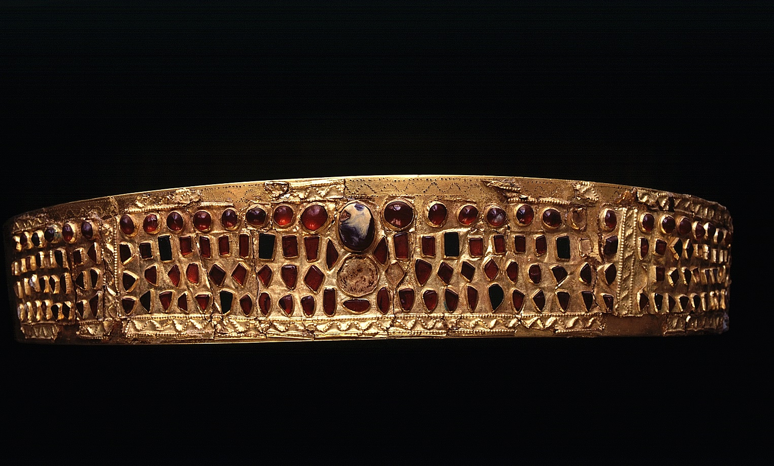 Migration Period – Black Sea region and Hunnic diadems – Colors and Stones