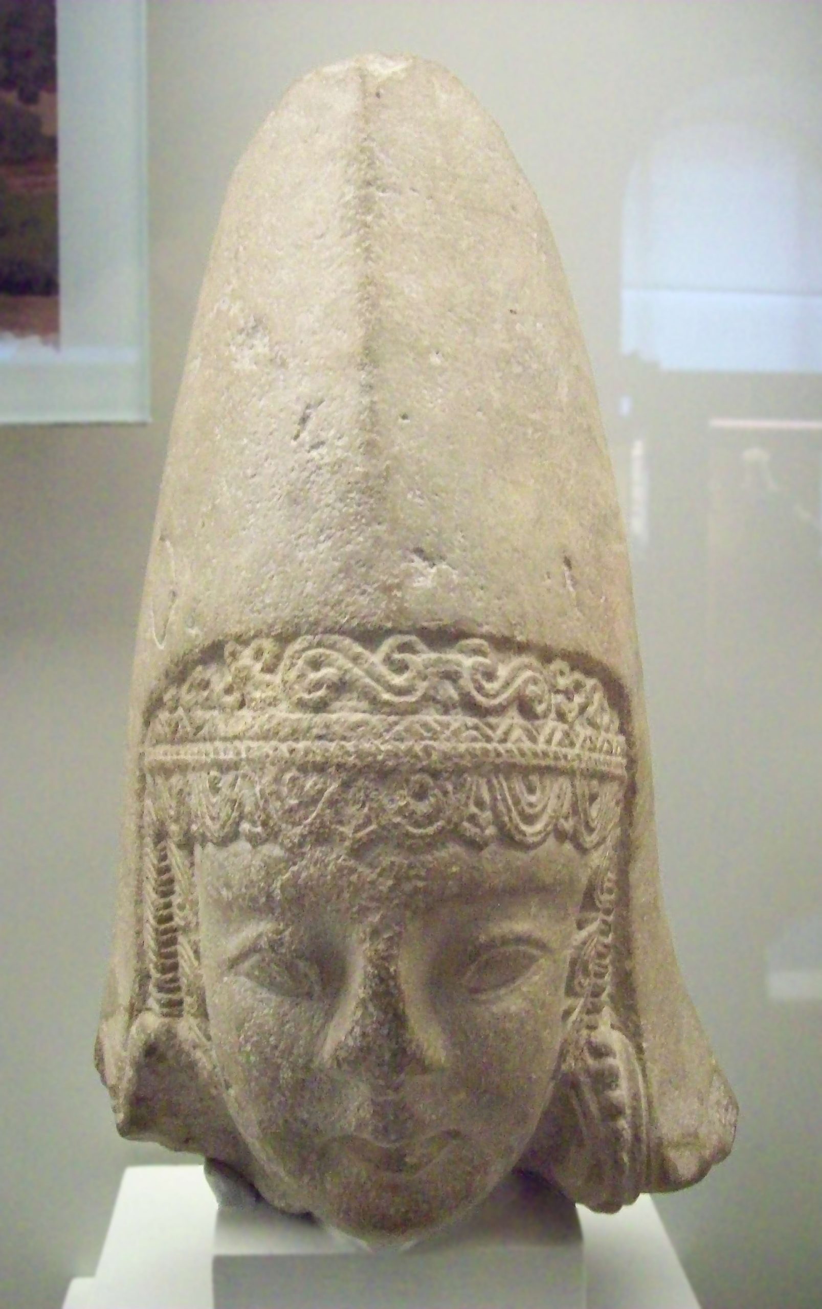 Jewelry on sculptures – Iberia, Spain – Colors and Stones