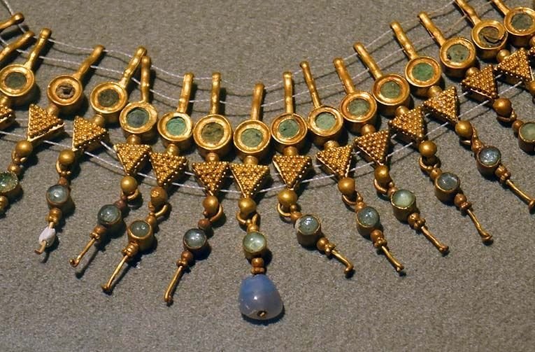 Byzantine jewelry, the most important pieces. Overview – Colors and Stones
