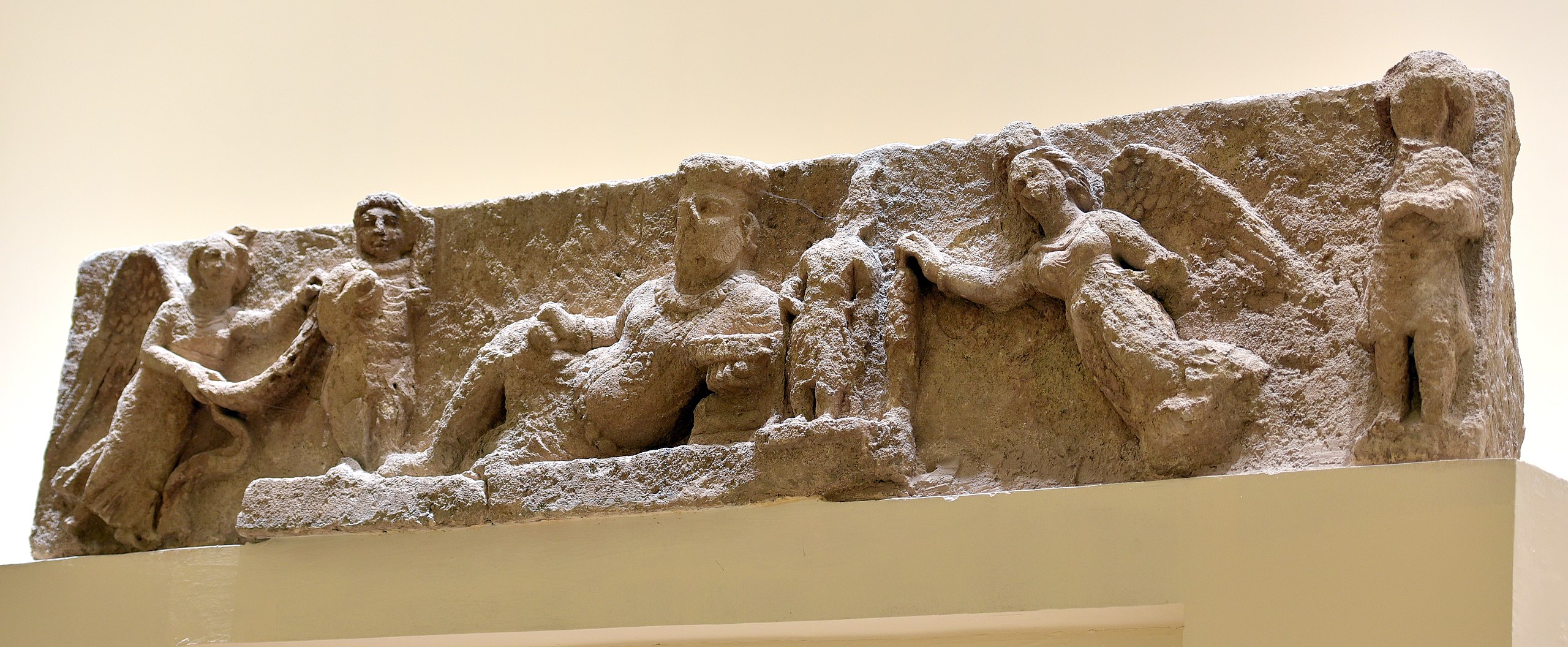 Hatra – sculptures – Colors and Stones