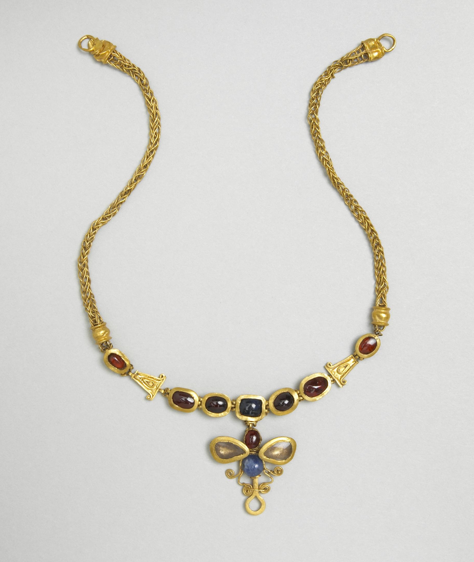 Necklaces Greek / Hellenistic, and Roman time. Overview – Colors and Stones