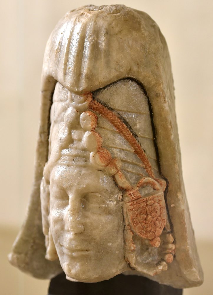 Hatra – sculptures – Colors and Stones