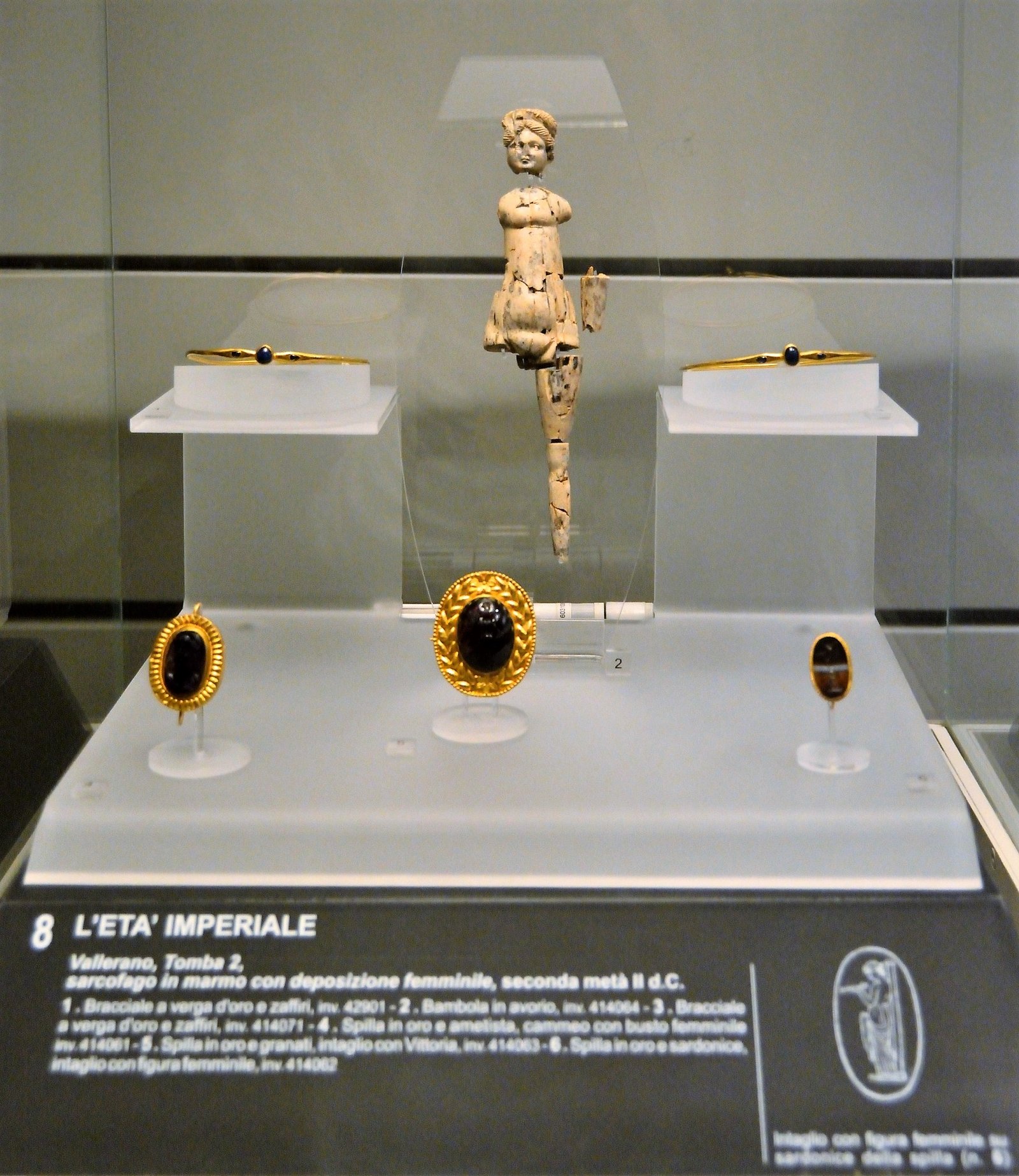 Vallerano necropolis, 2nd-3rd century – Colors and Stones