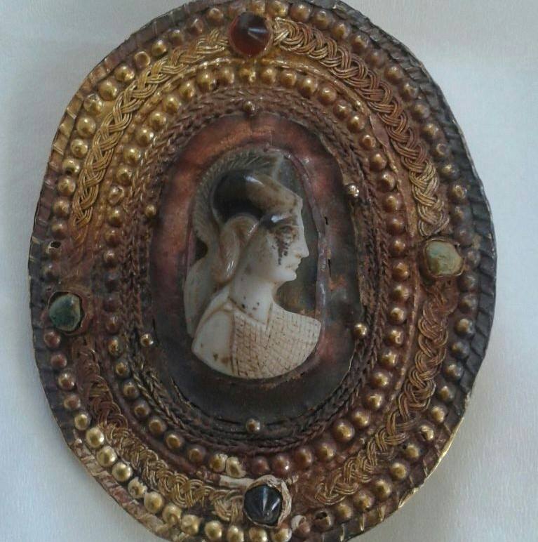 Brooches Roman era – overview – Colors and Stones