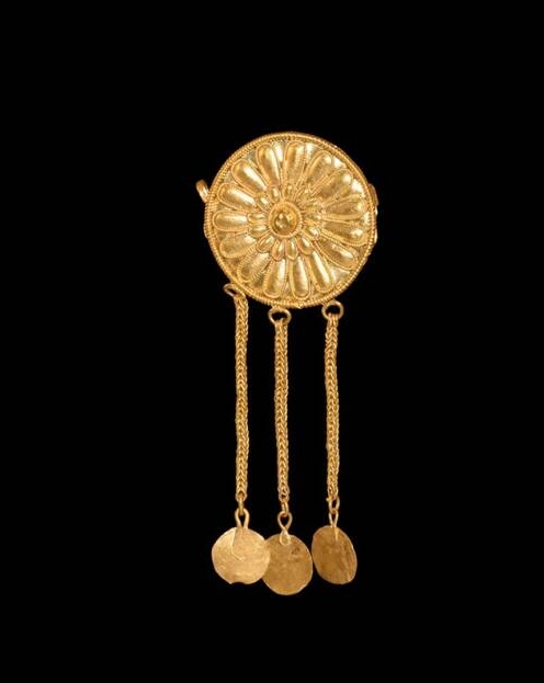 Sarmatian disc brooches with pendants. Notes – Colors and Stones