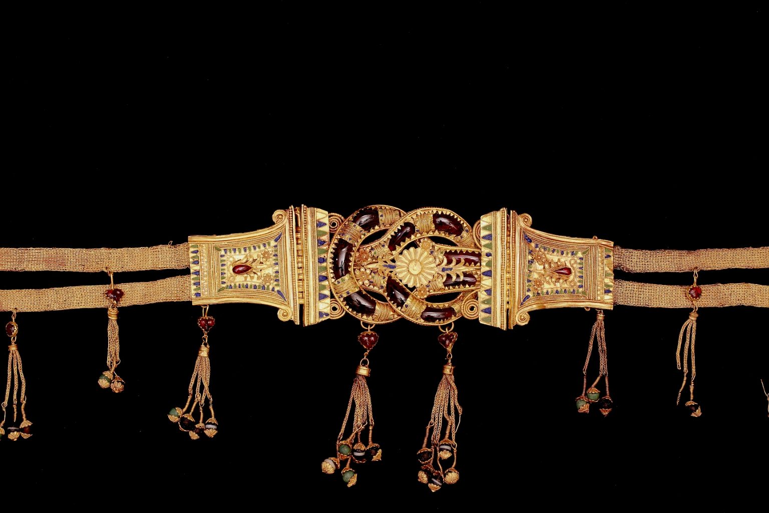 Hellenistic diadems in the form of a headband – an overview – Colors ...