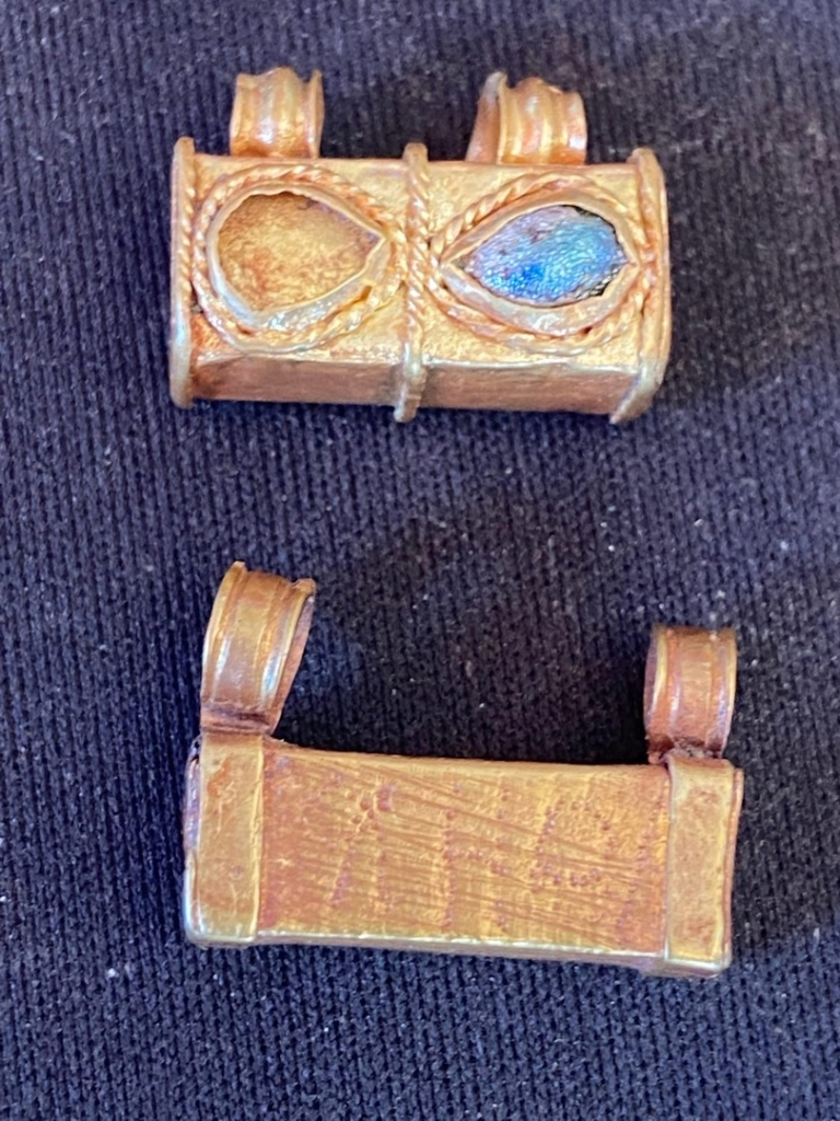 Cylindrical amulet containers – an overview – Colors and Stones