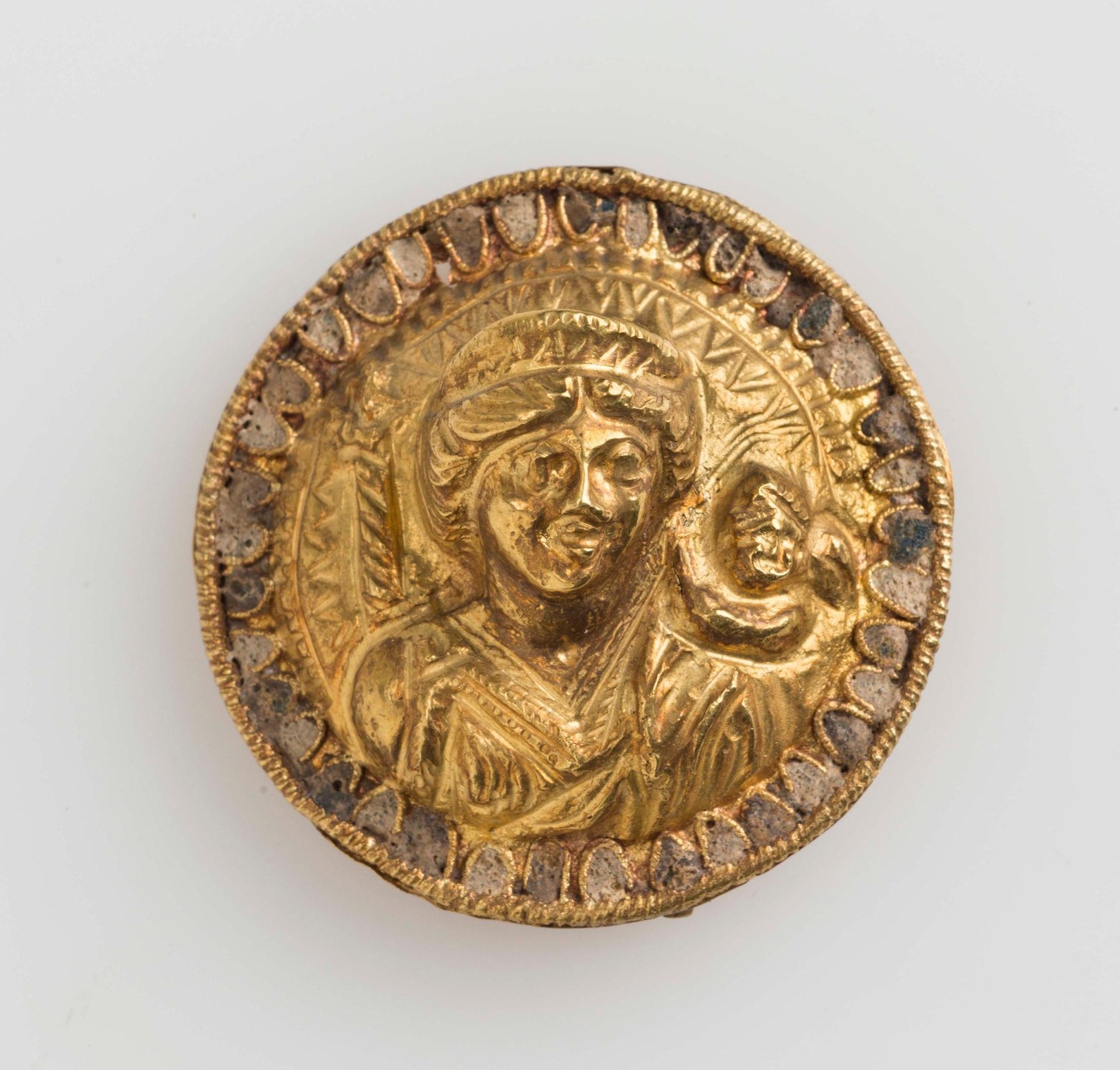 Medallions – Gallery – Colors and Stones